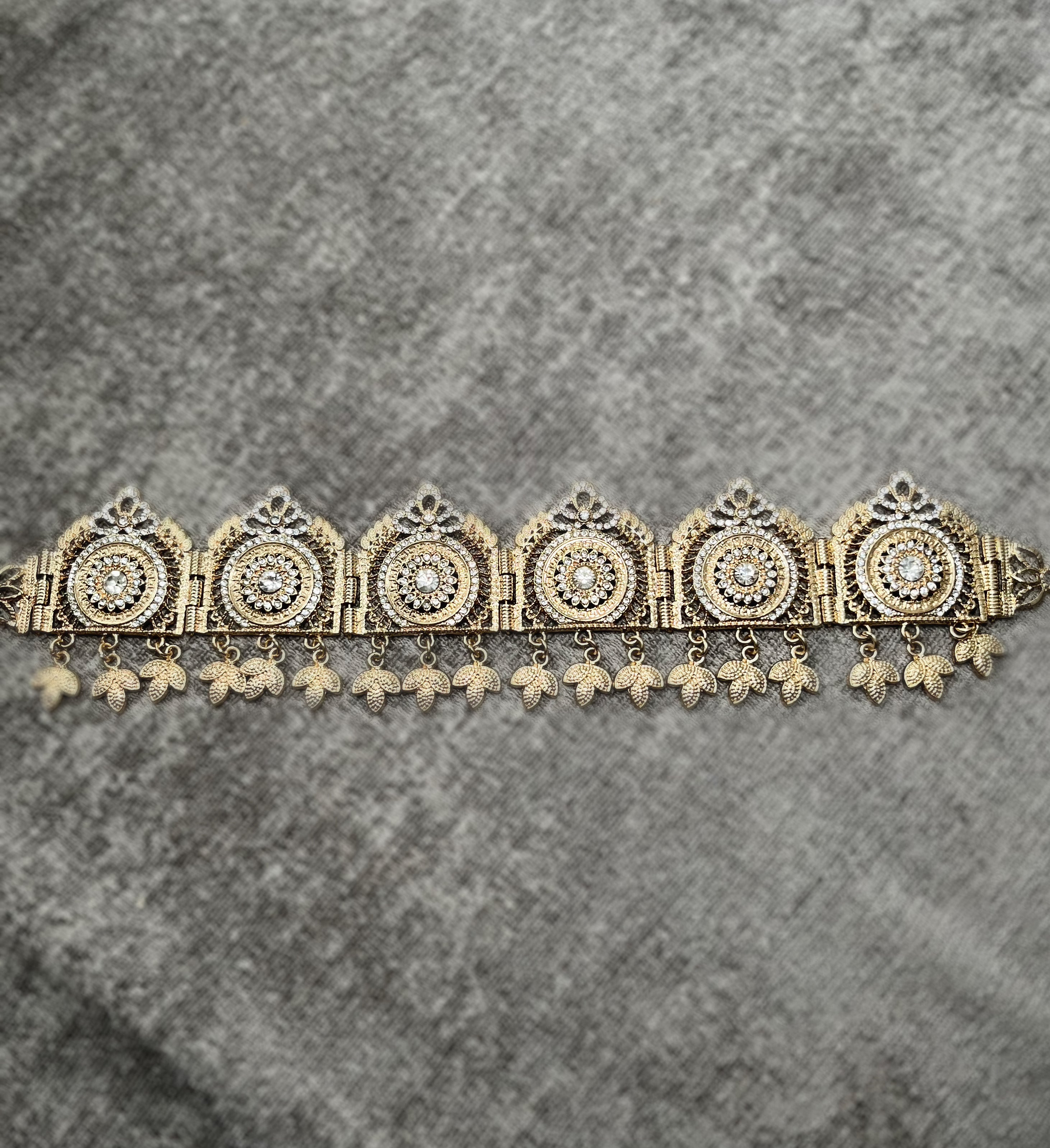 White diamanté khayt el Rih choker – moroccanglam